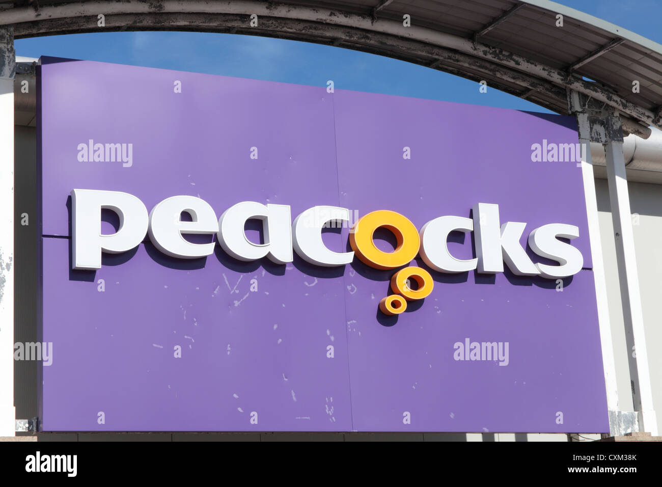 Peacocks fashion store hi-res stock photography and images - Alamy