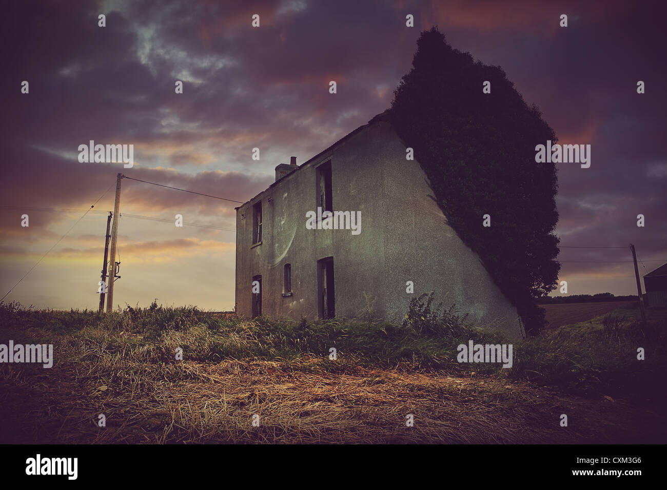 Empty home exterior uk hi-res stock photography and images - Alamy