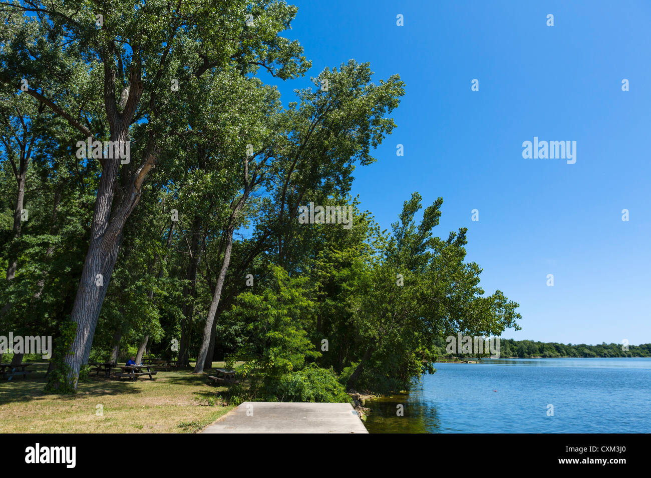 Lakefront picnic area in Presque Isle State Park, Lake Erie ...