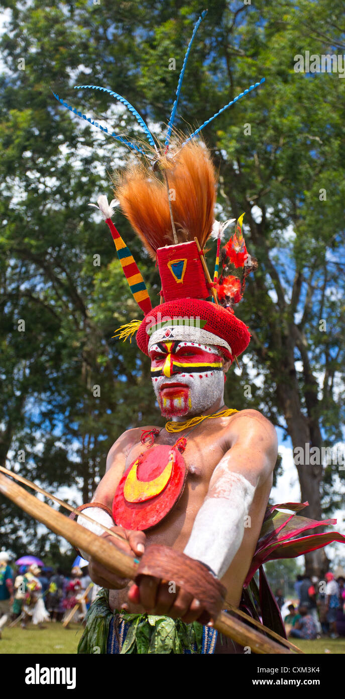 Traditional face painting papua new hi-res stock photography and images ...