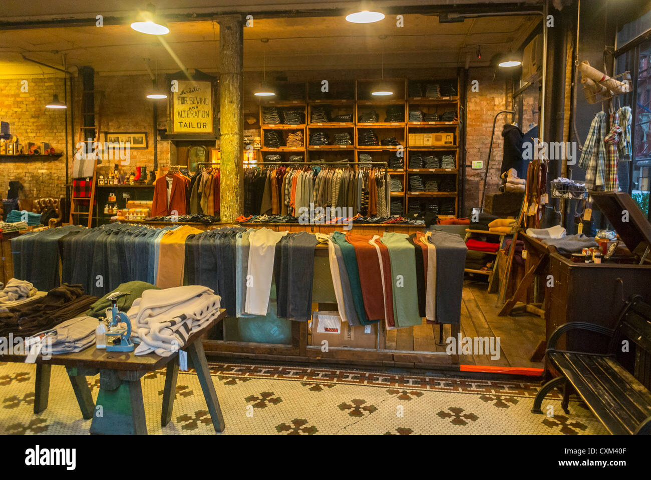 Tenement new york hi-res stock photography and images - Alamy
