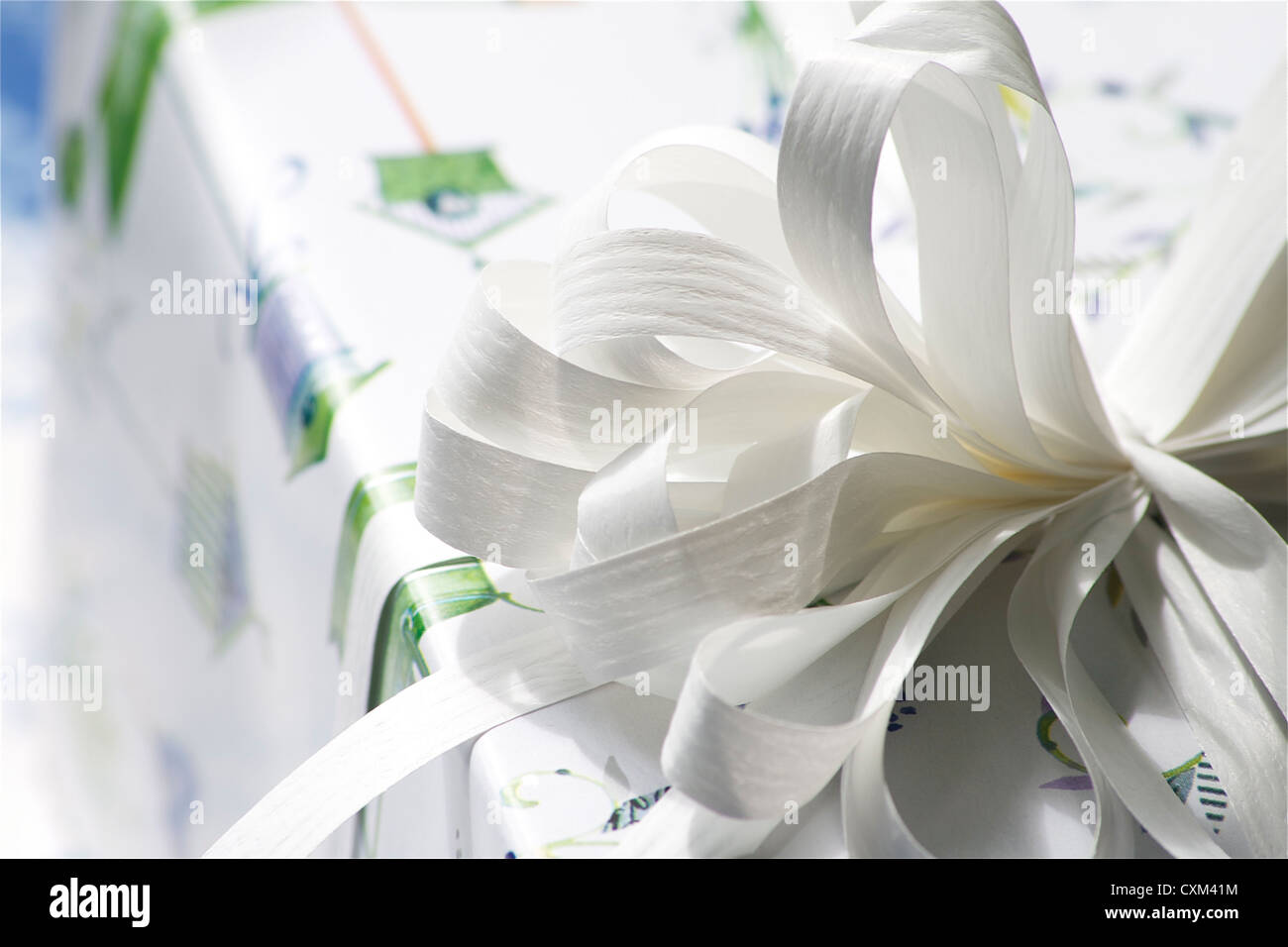 Close up bowtie present surprise Stock Photo - Alamy