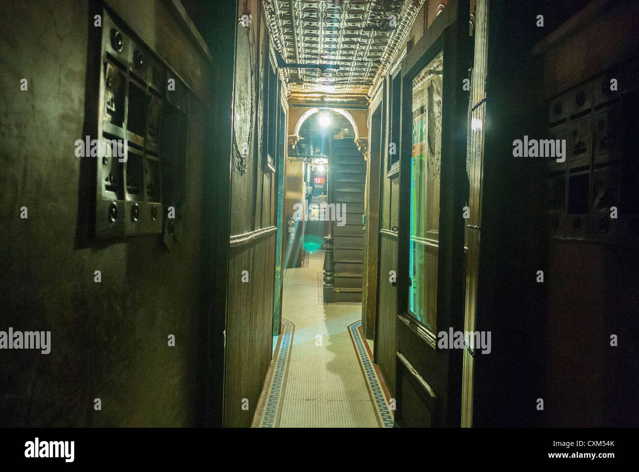 New york city tenement buildings hi-res stock photography and images ...