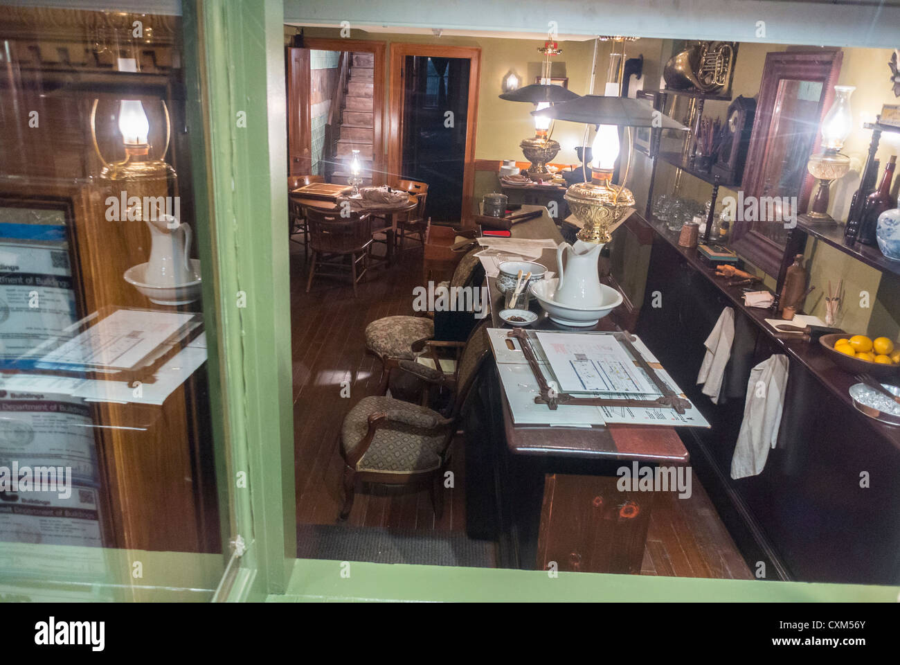 New york city tenement buildings hi-res stock photography and images ...