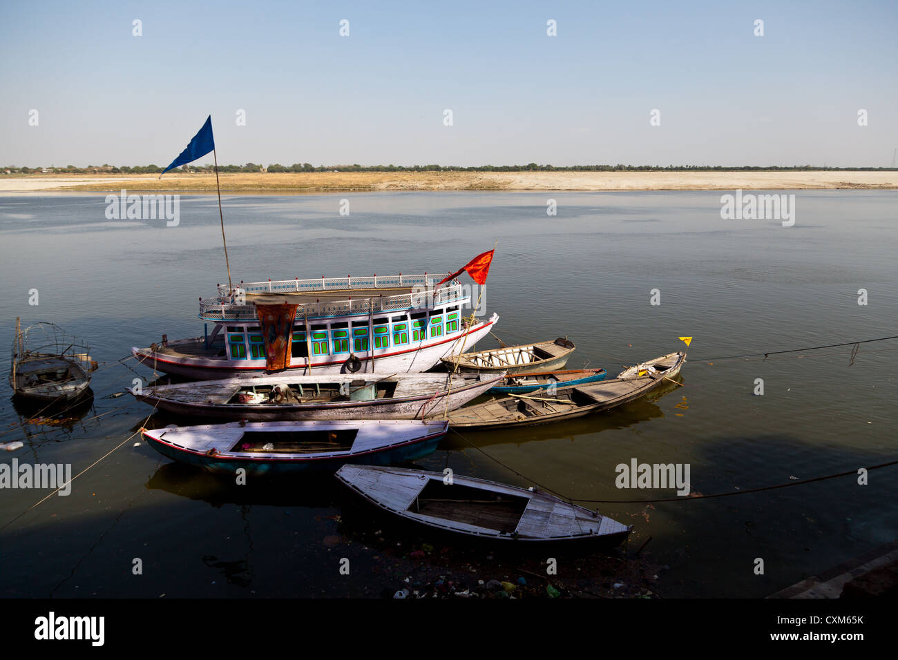 Boot in varanasi hi-res stock photography and images - Alamy