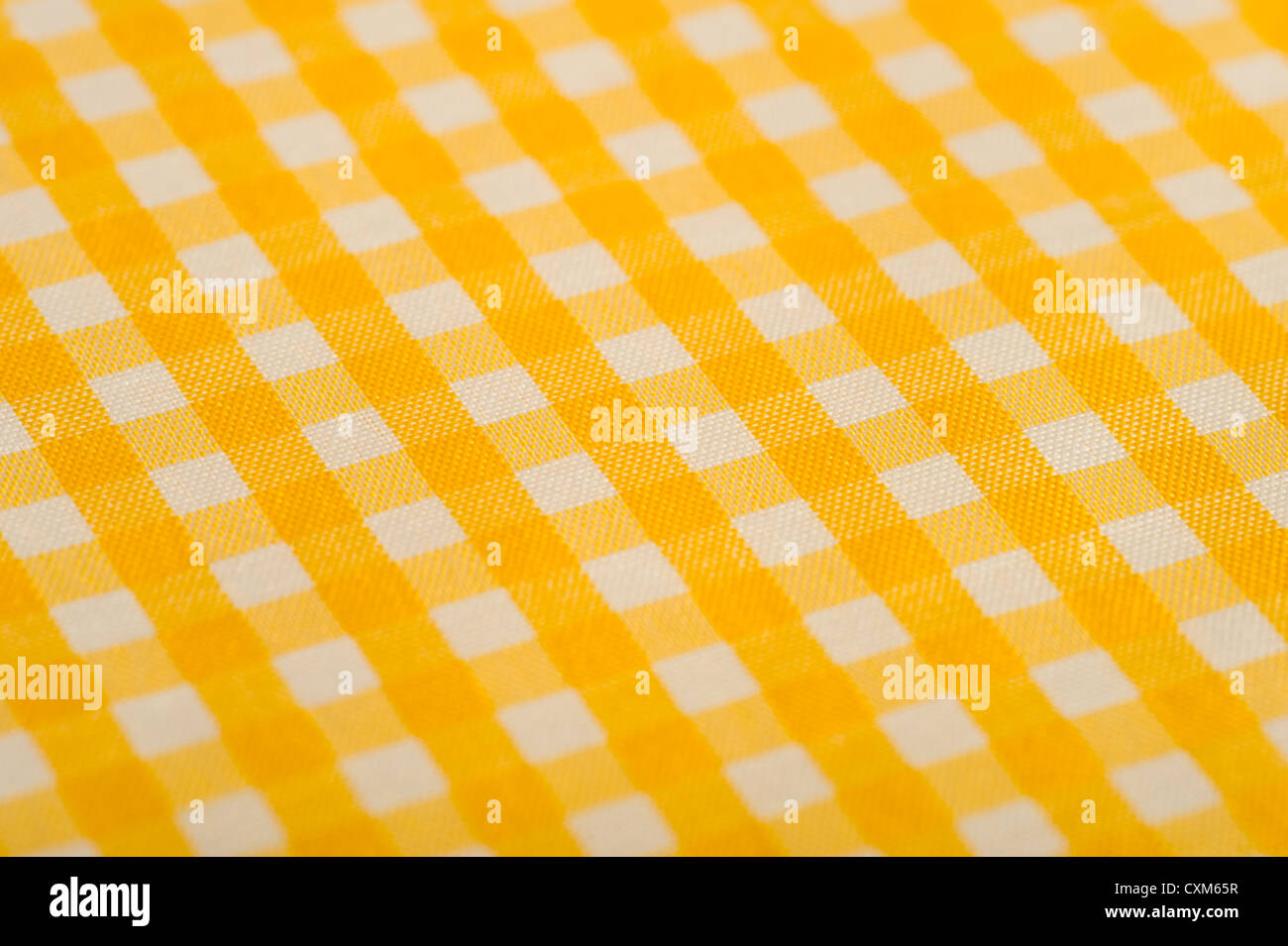 Yellow checked tablecloth hi-res stock photography and images - Alamy
