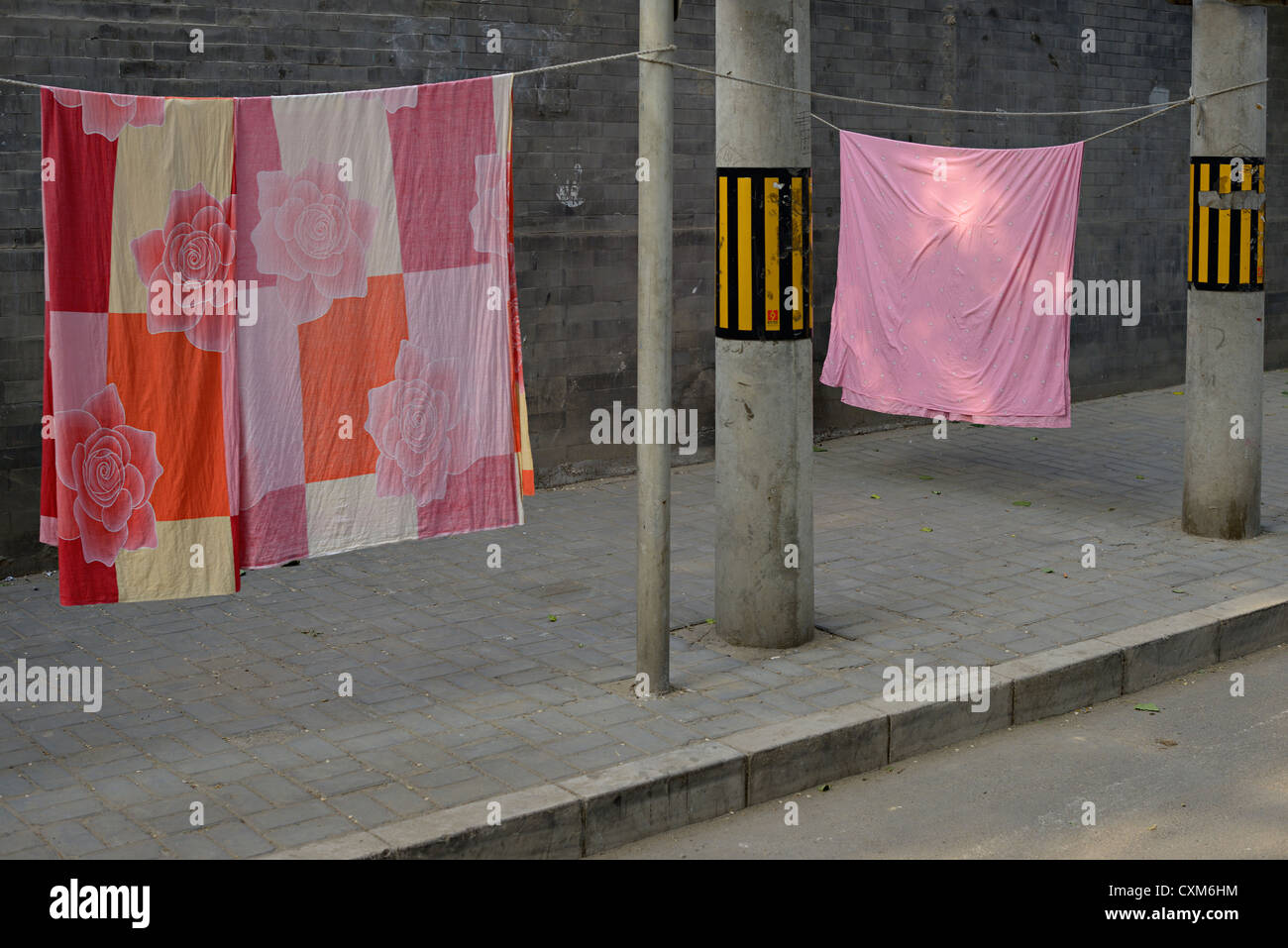 laundry dry beijing hutong china Stock Photo - Alamy