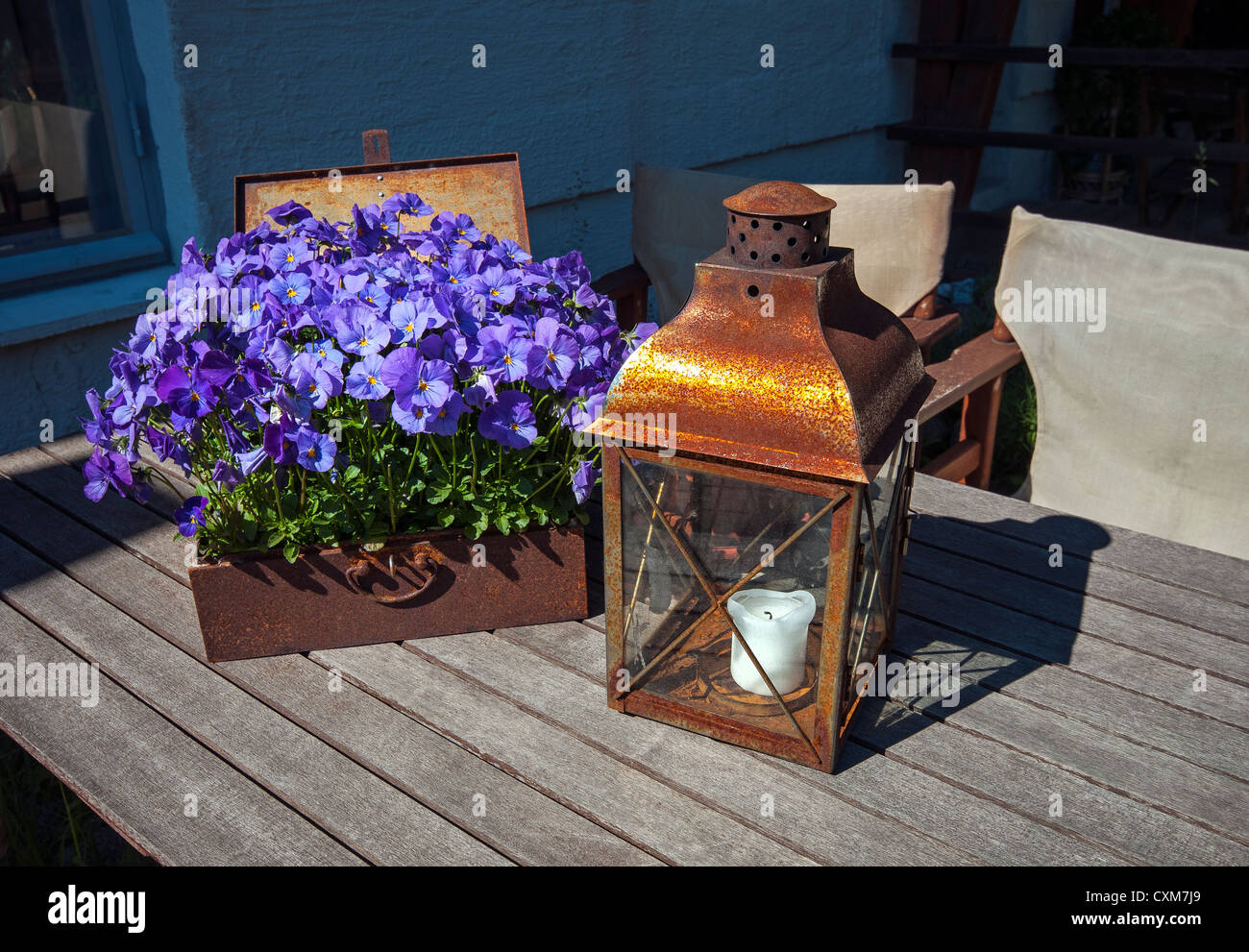 Rusty chest hi-res stock photography and images - Alamy