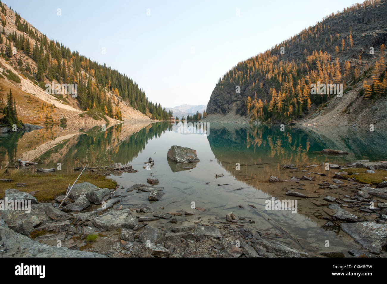 Alpine mountain landscape lake hi-res stock photography and images - Alamy