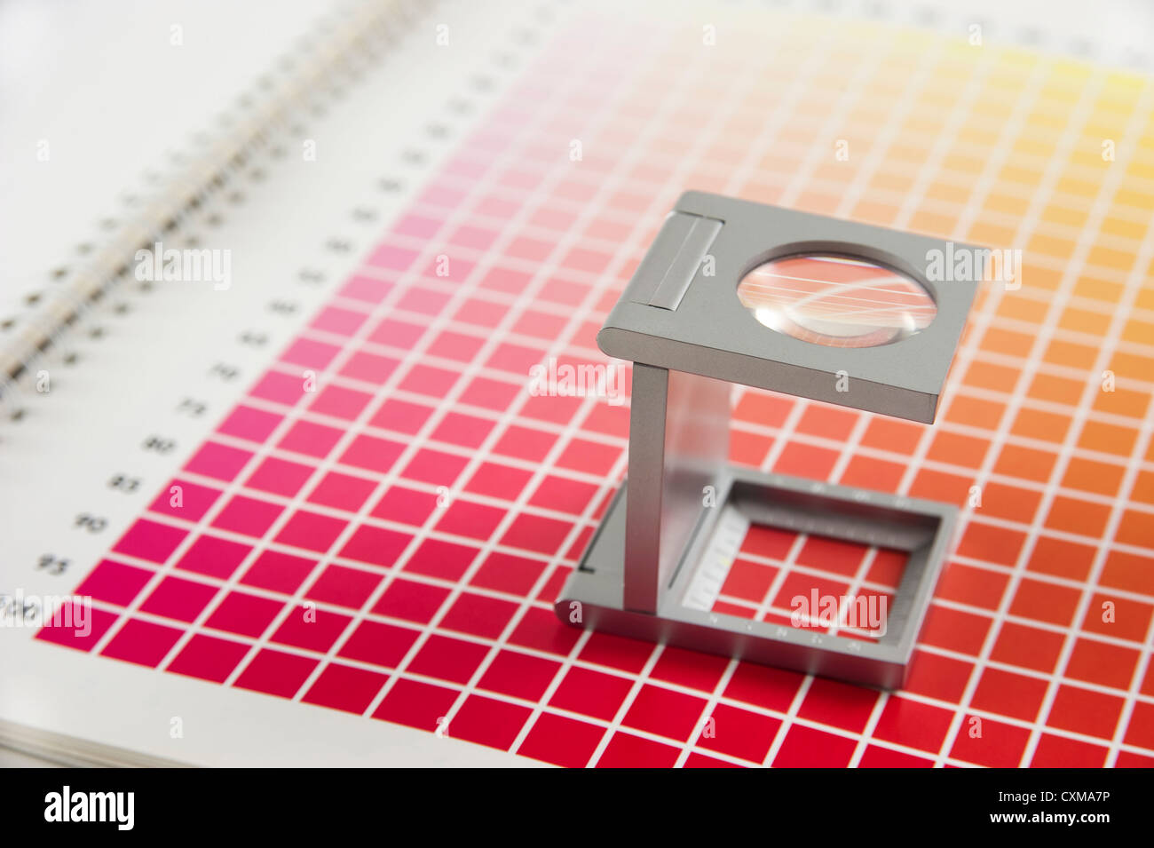 Linen tester magnifying glass hi-res stock photography and images - Alamy