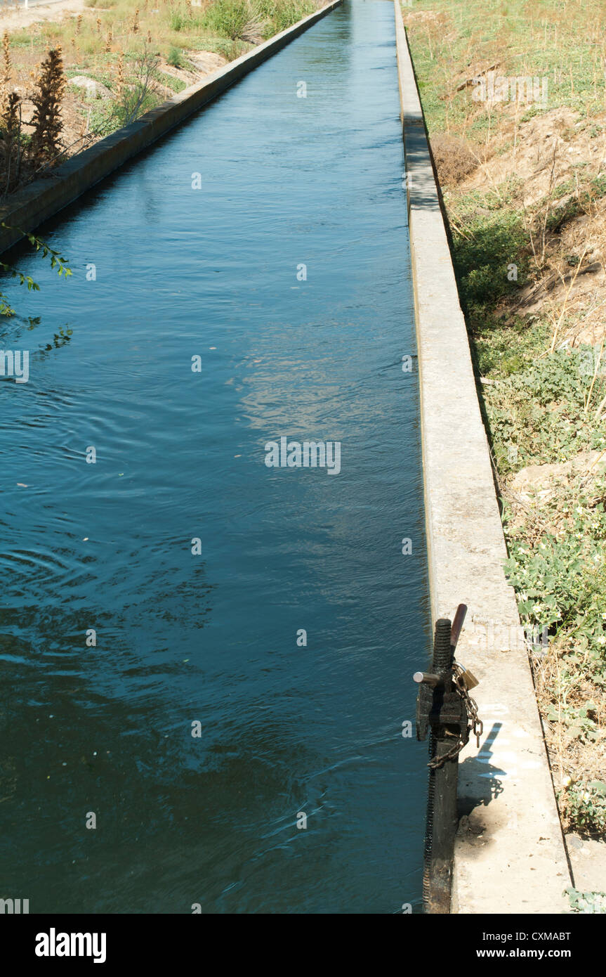 Irrigation canal in the field Stock Photo - Alamy