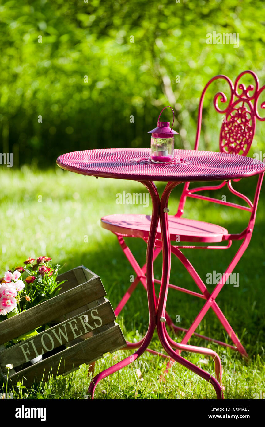 Idyll garden hi-res stock photography and images - Alamy