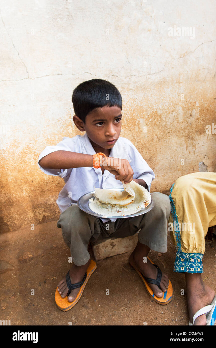Hungry child india hi-res stock photography and images - Alamy