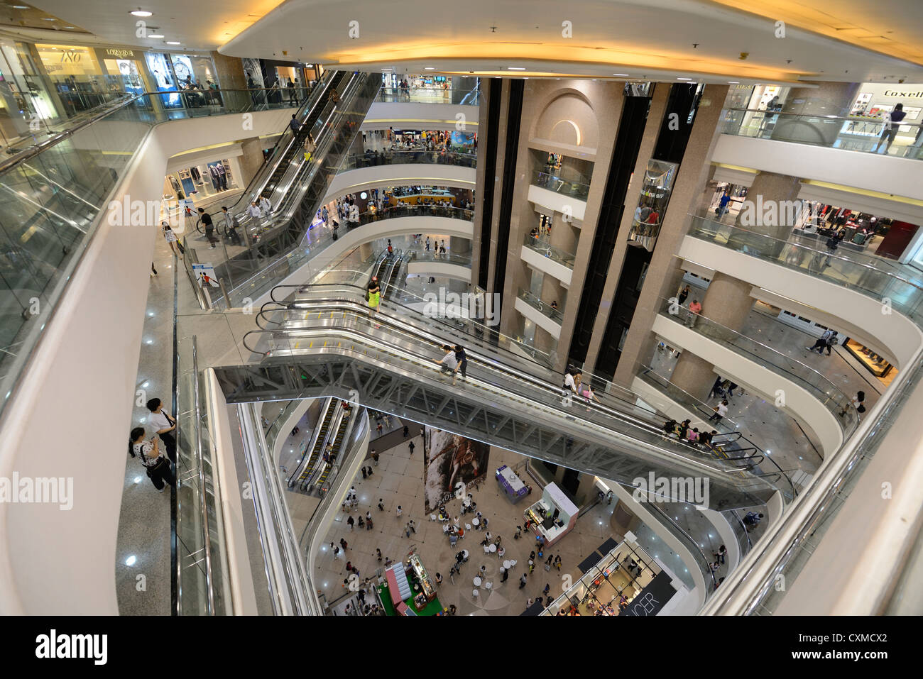 Times Square Shopping Centre in Causeway Bay Stock Photo - Alamy