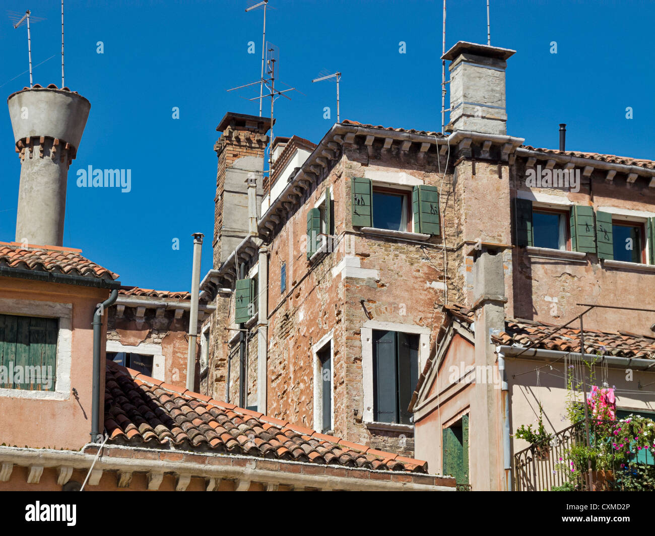 Typical Venetian house with roof in Venice, Italy Stock Photo - Alamy