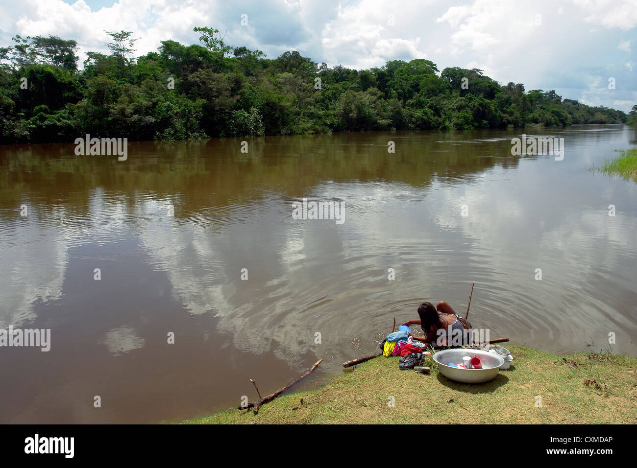 Amazon riverbank native community and their use of water Stock Photo ...