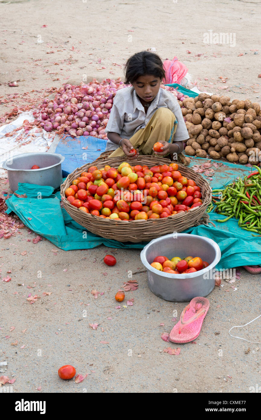 Rotten tomatoes hi-res stock photography and images - Alamy