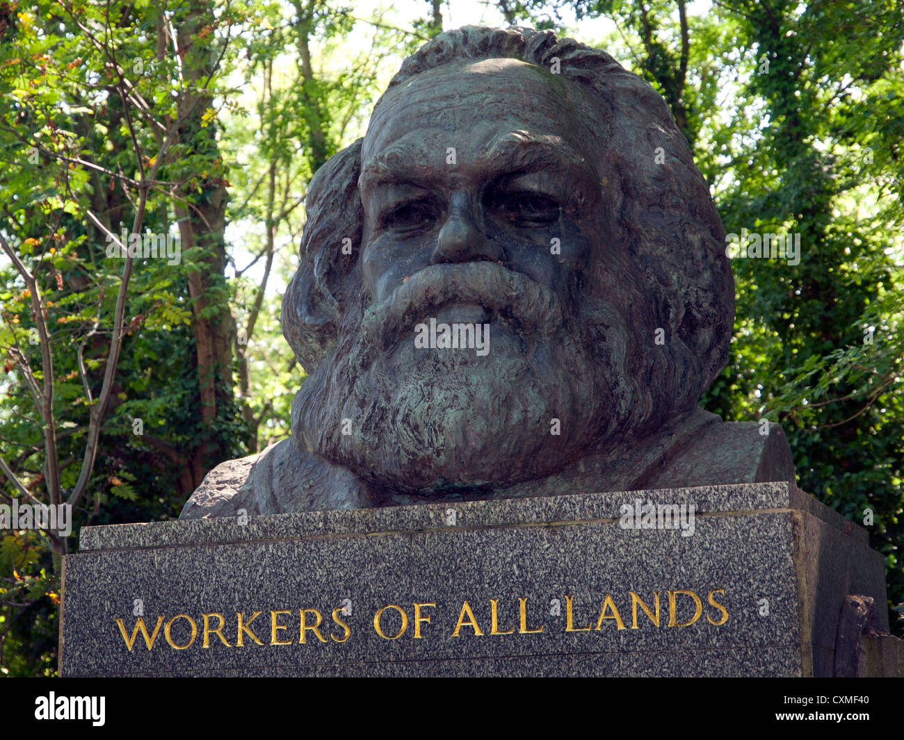 Karl marx tomb highgate cemetery hi-res stock photography and images ...