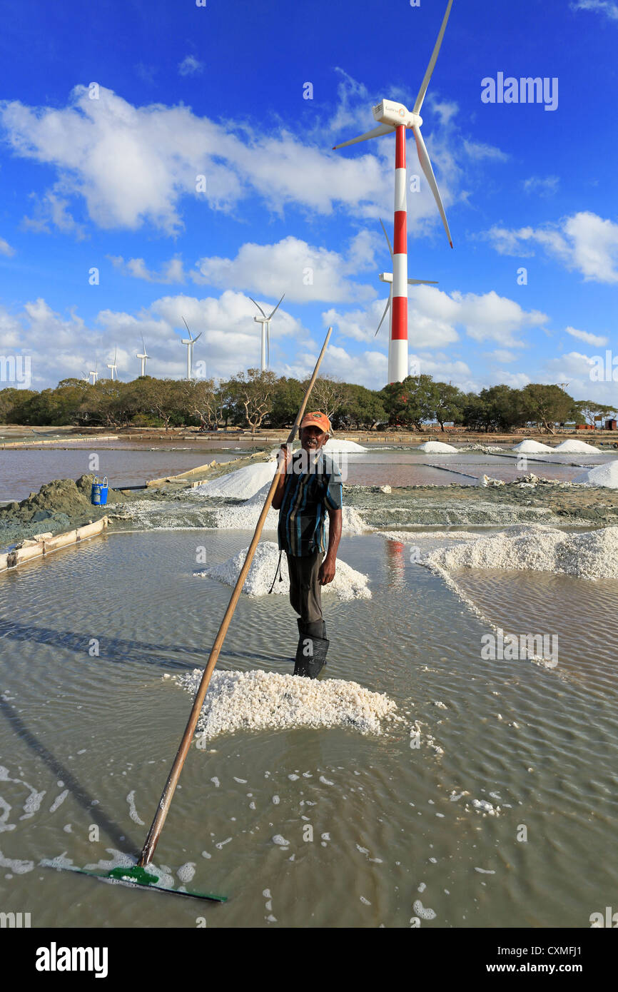 Sri lankan farmer hi-res stock photography and images - Alamy