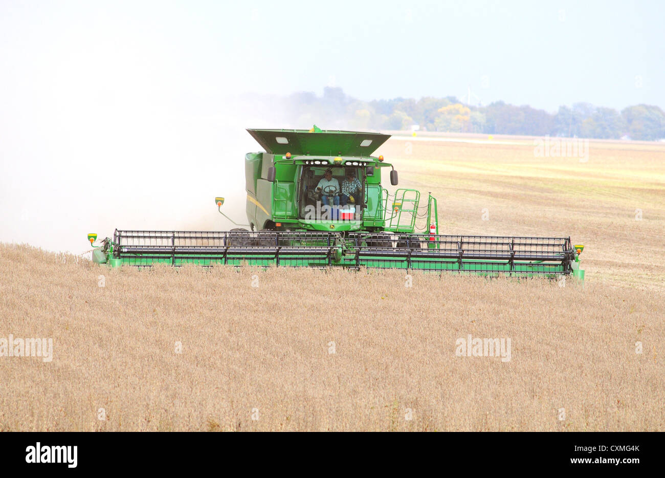 A John Deere combine harvesting soybeans Stock Photo - Alamy