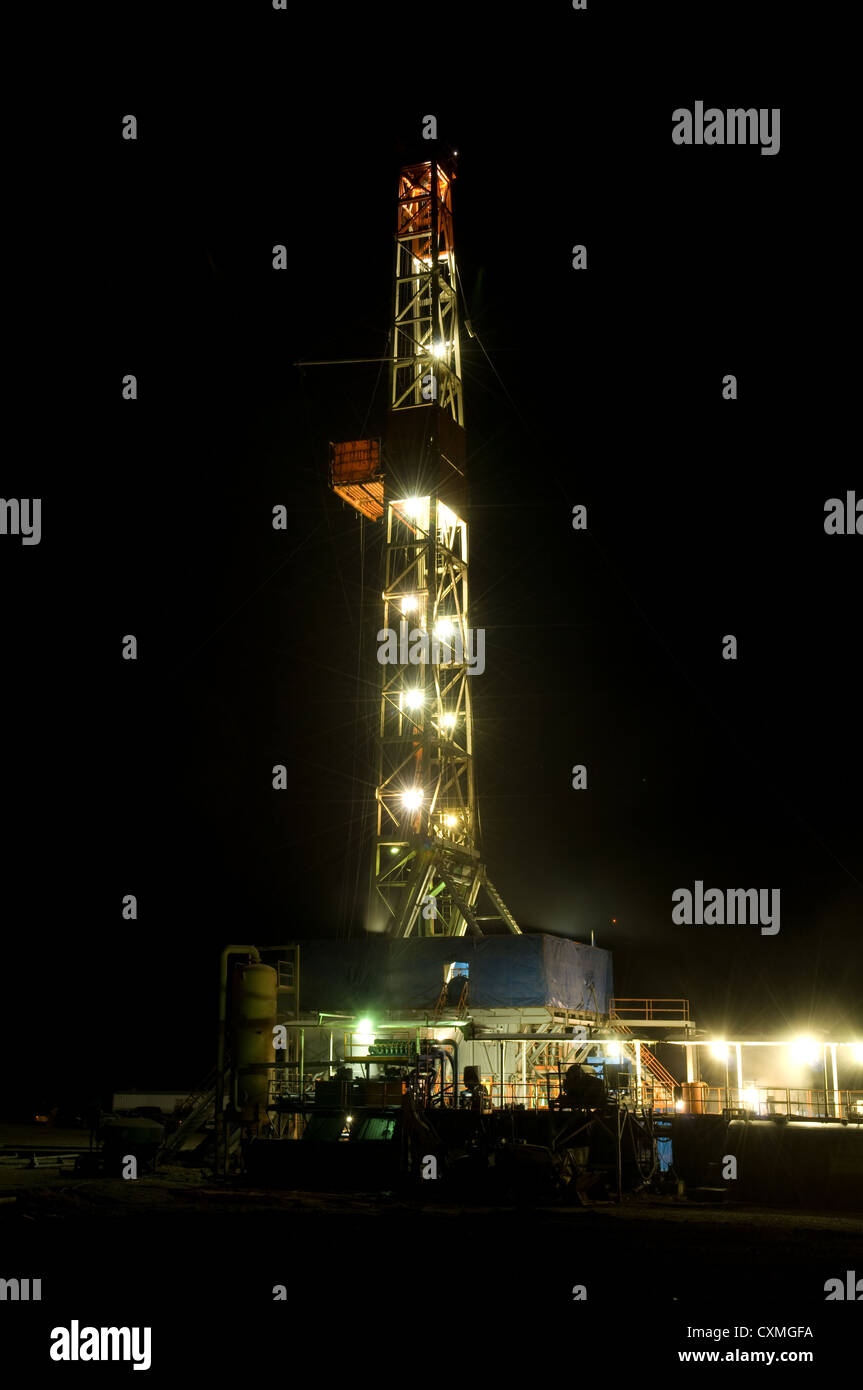 Drilling Rig Night High Resolution Stock Photography and Images - Alamy
