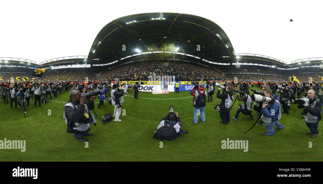Sports direct stadium hi-res stock photography and images - Alamy