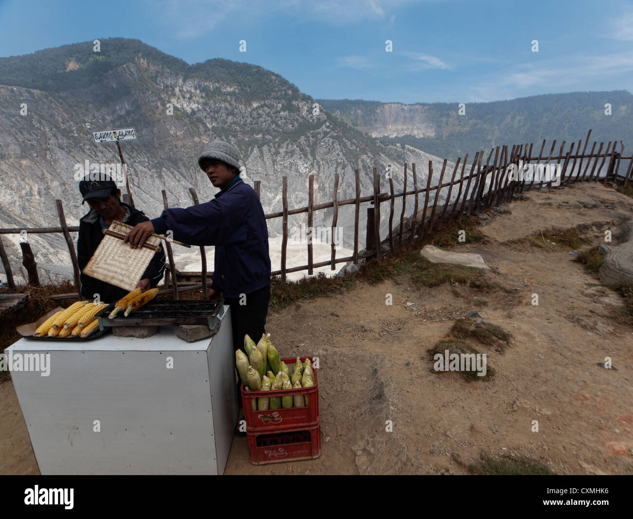 Man selling corn hi-res stock photography and images - Alamy