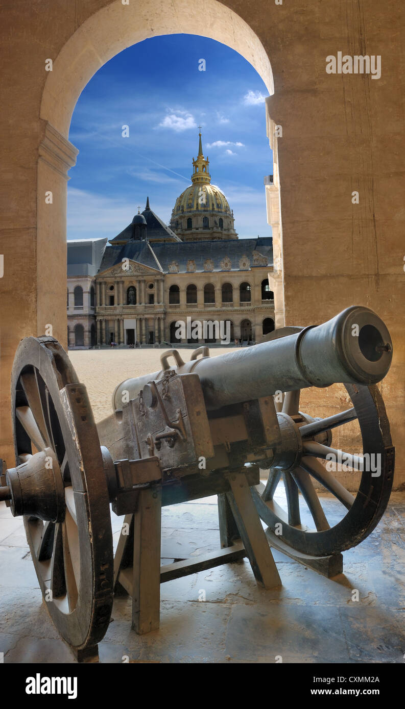 Paris invalides cannon artillery hi-res stock photography and images ...