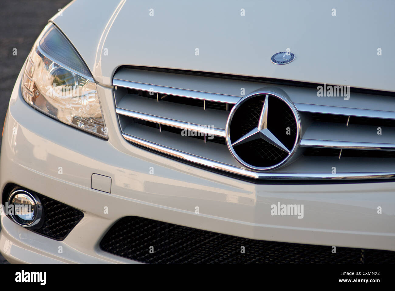 Grill hood hi-res stock photography and images - Alamy