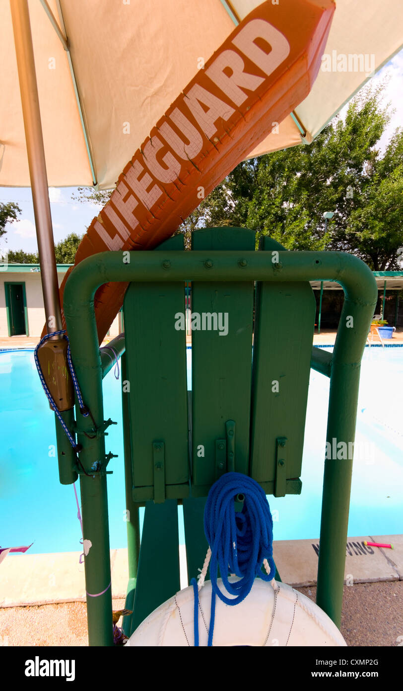 Lifeguard swimming pool chair hi-res stock photography and images - Alamy