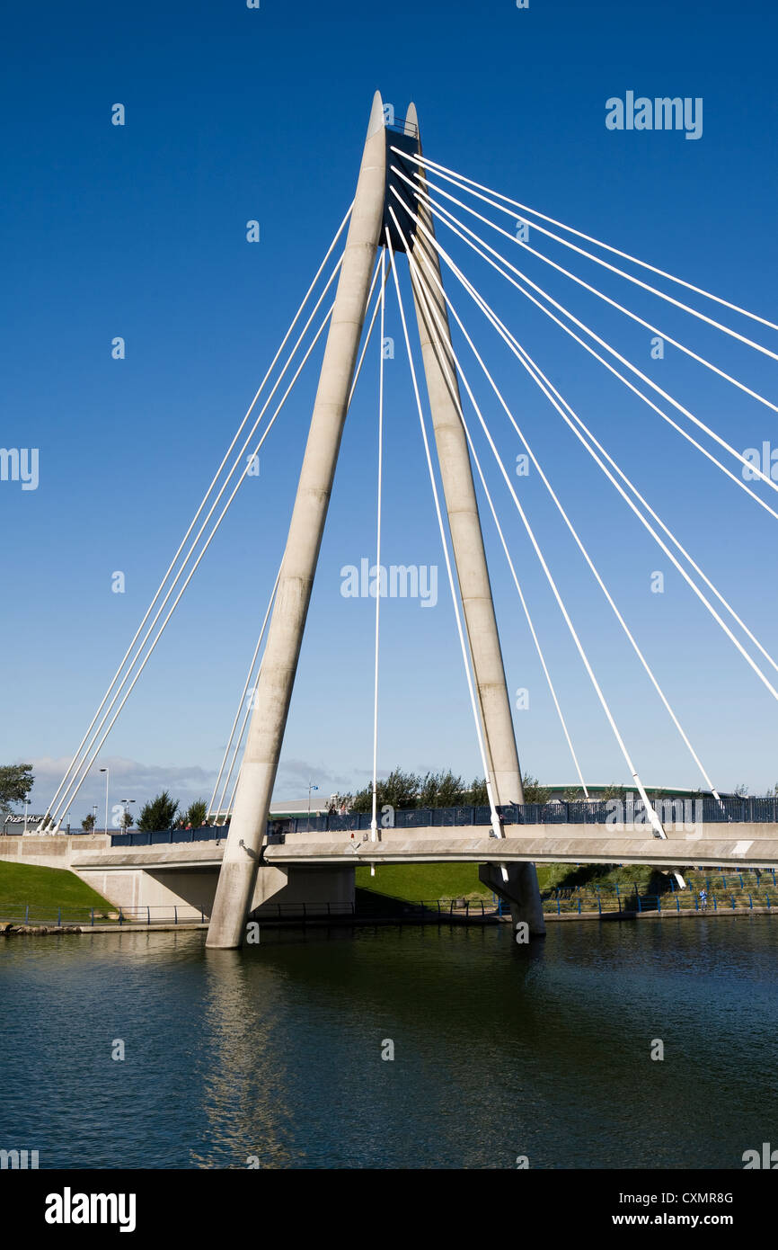 Marine Way Bridge connecting Ocean Plaza complex with town centre ...
