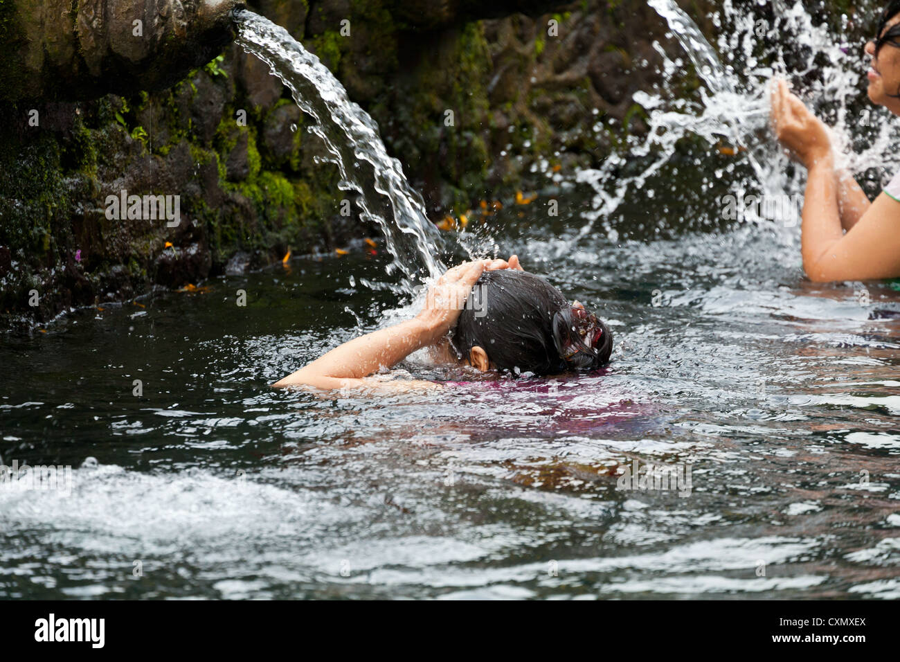 Women having a ritual Washing in the Basins of the Hindu Temple Tirtha ...