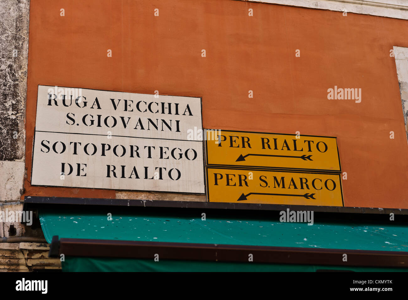 Signs venice hi-res stock photography and images - Alamy