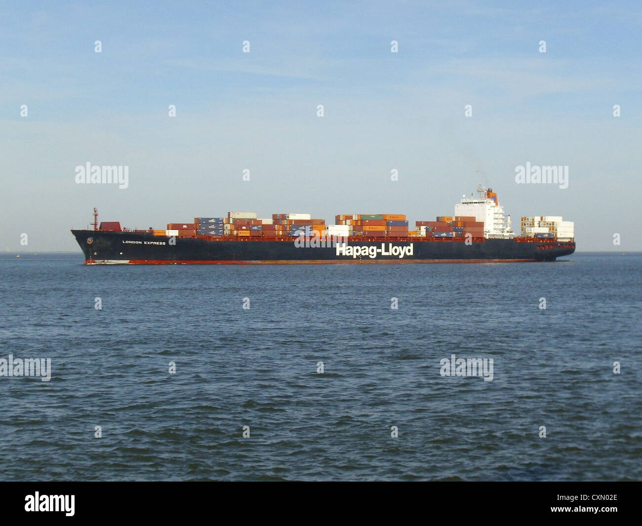 The container ship '''London Express''' of the shipping company Hapag ...