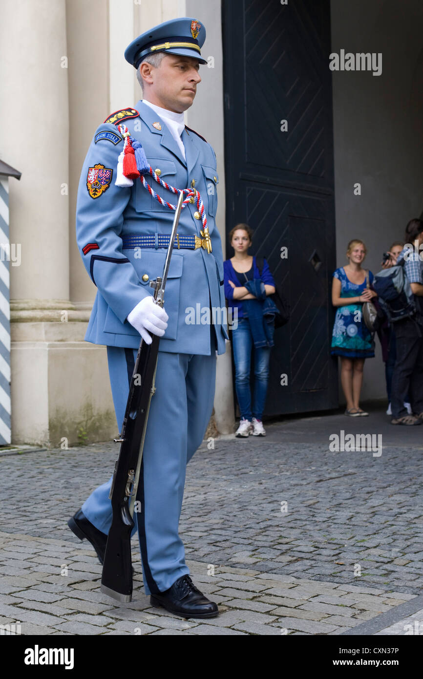 Change of the Prague castle honor guard Stock Photo - Alamy
