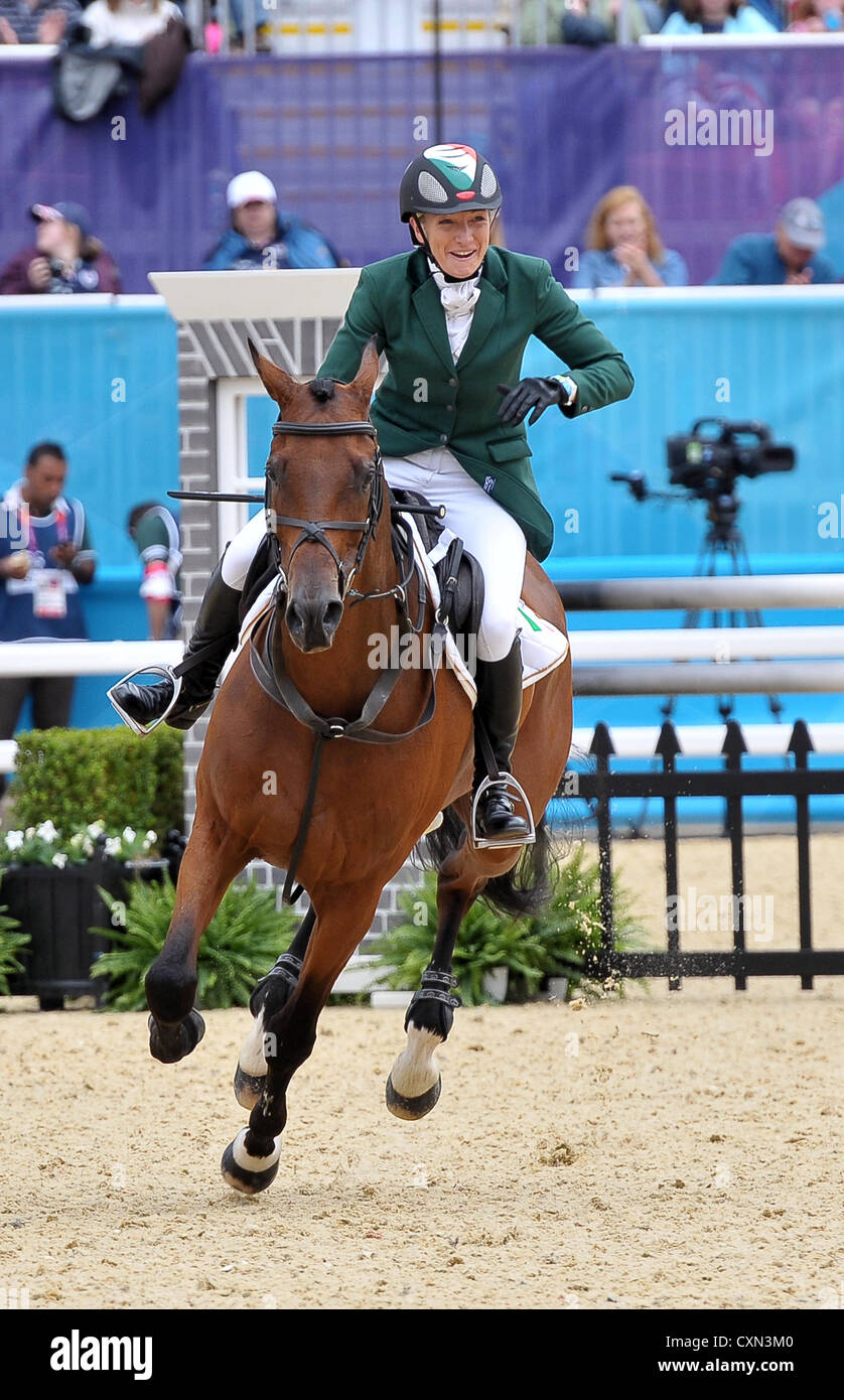 Aoife Clark (IRL) riding Master Crusoe Stock Photo - Alamy