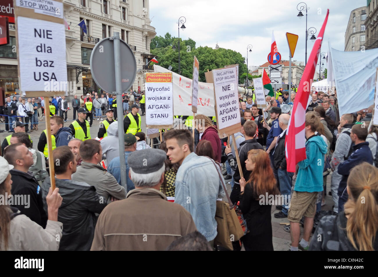 Protesters people banner hi-res stock photography and images - Alamy
