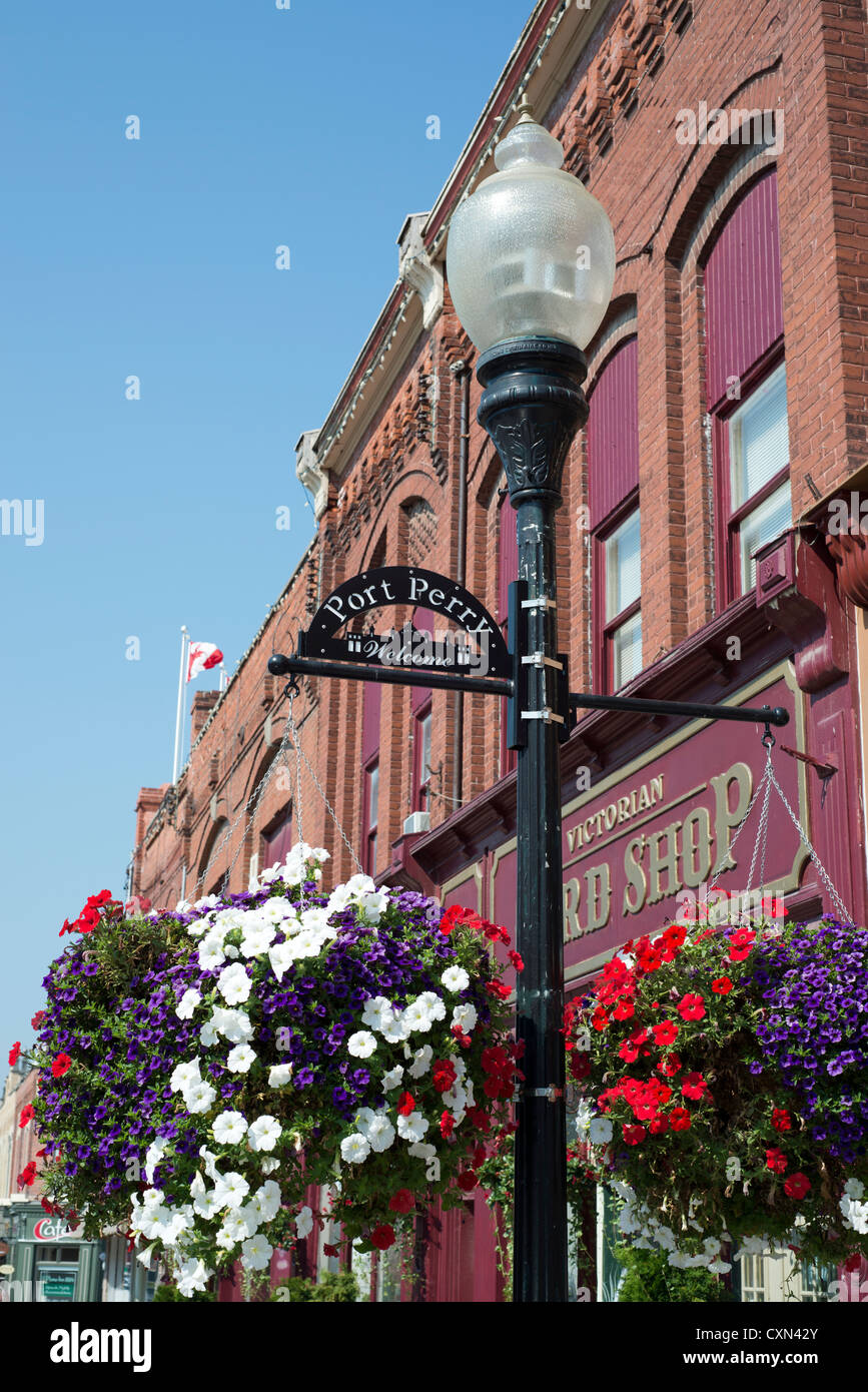 Colorful shop fronts hi-res stock photography and images - Alamy
