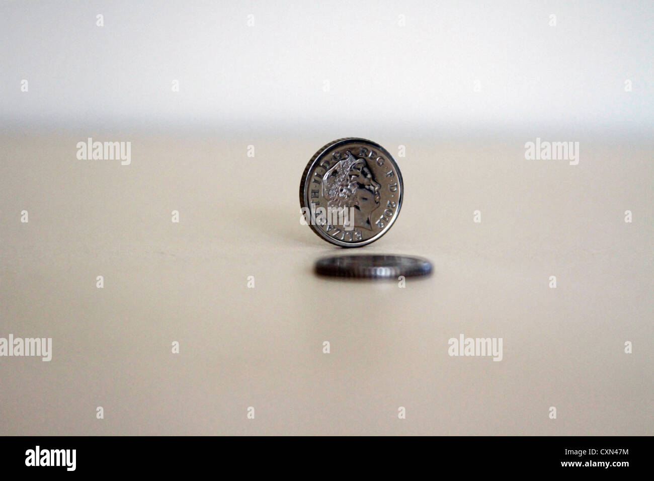 Queens Head On Coin High Resolution Stock Photography and Images - Alamy