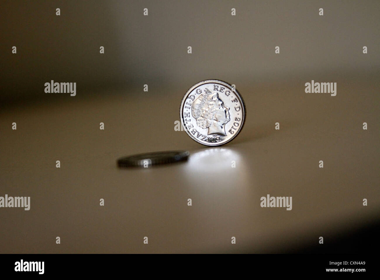 Five pence 2000 hi-res stock photography and images - Alamy
