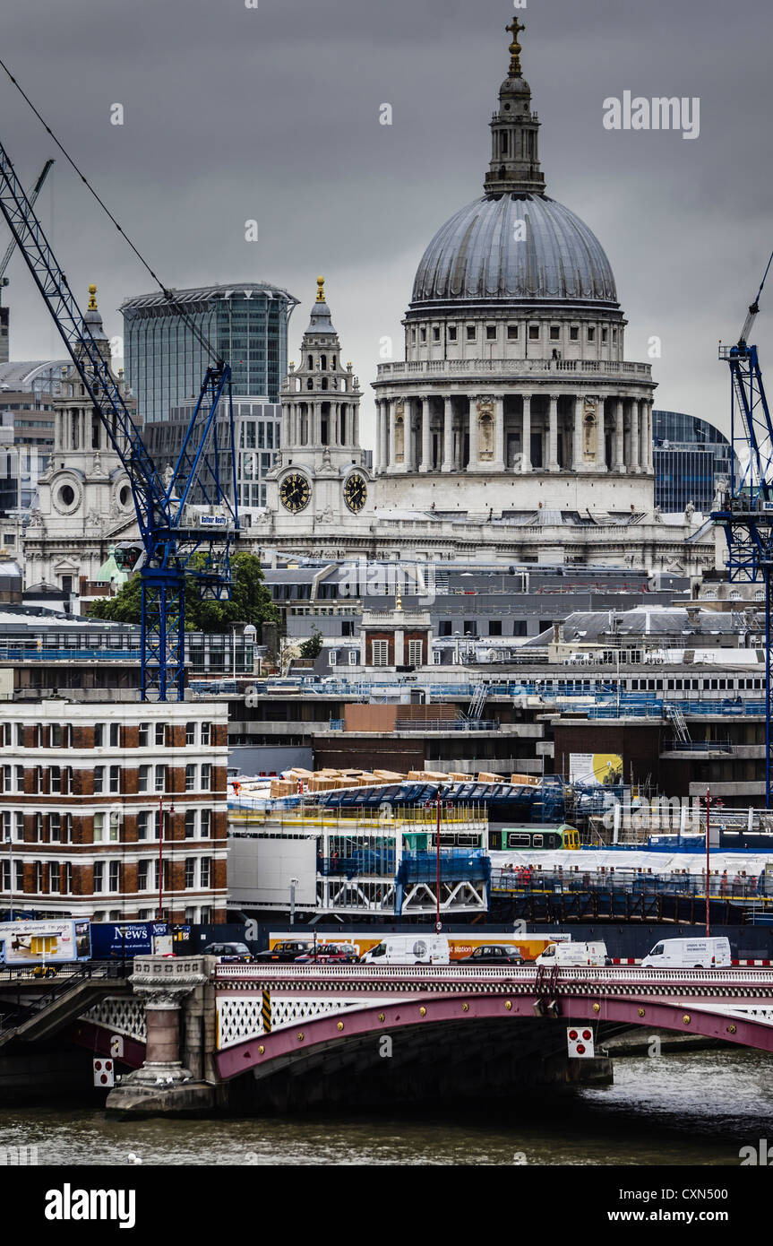 Gloomy skies over the City of London Stock Photo - Alamy