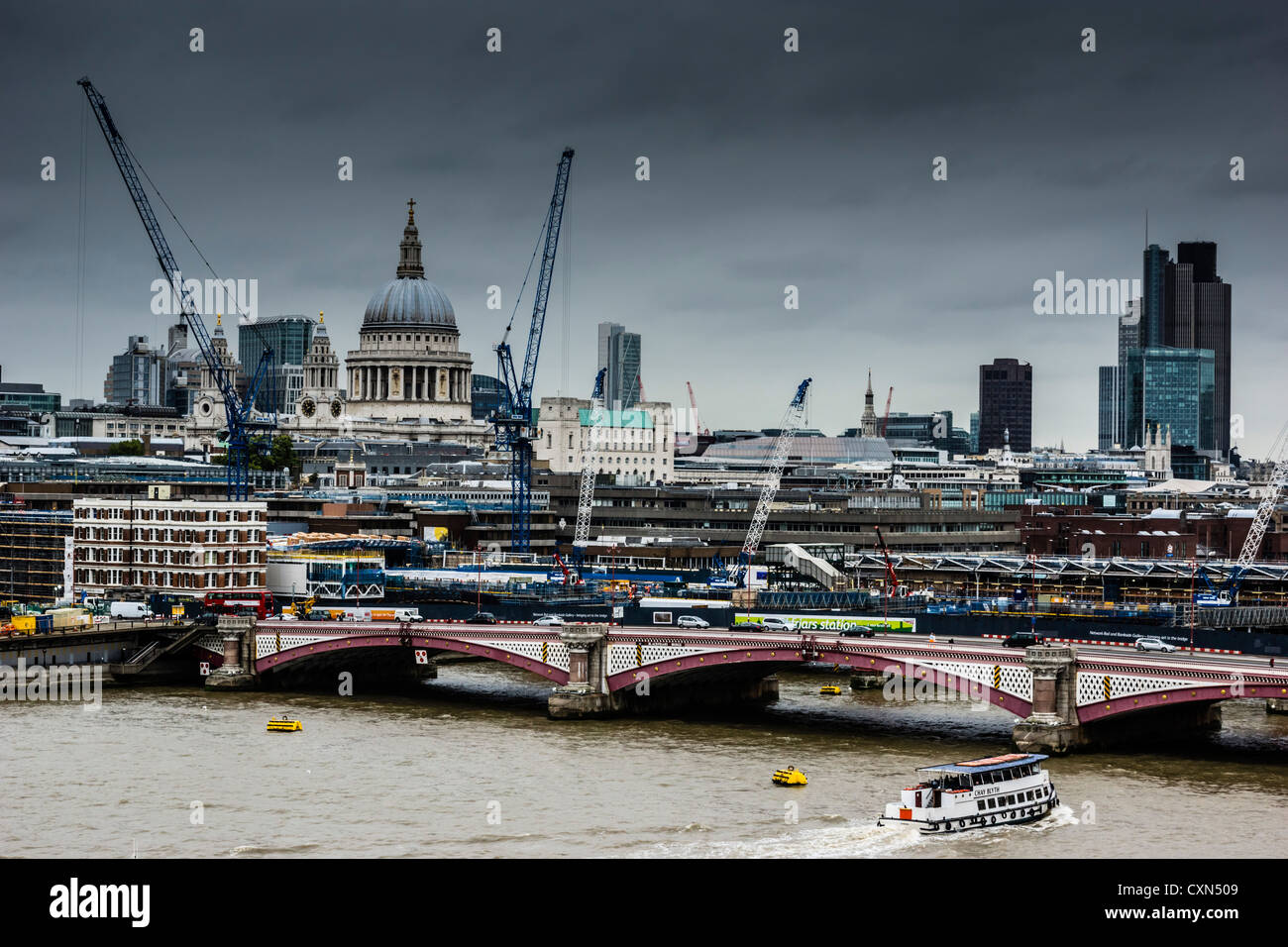 Gloomy London High Resolution Stock Photography and Images - Alamy