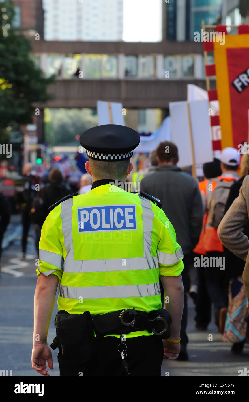 Police officer scotland hi-res stock photography and images - Alamy