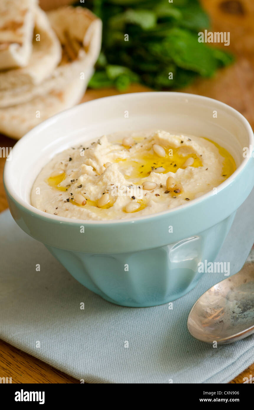 Pitta dip hi-res stock photography and images - Alamy