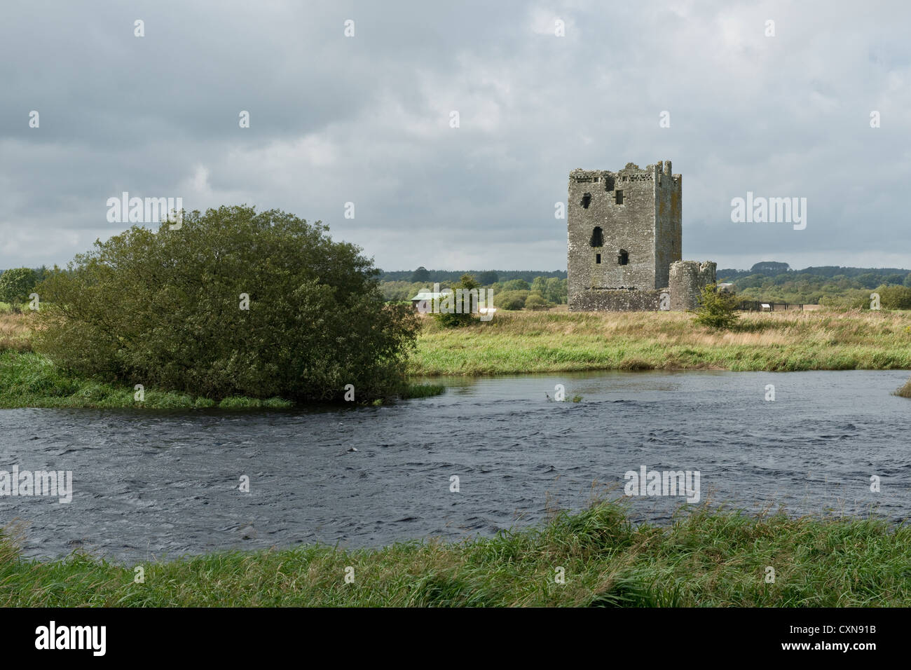 Threave Castle and River Dee Stock Photo - Alamy
