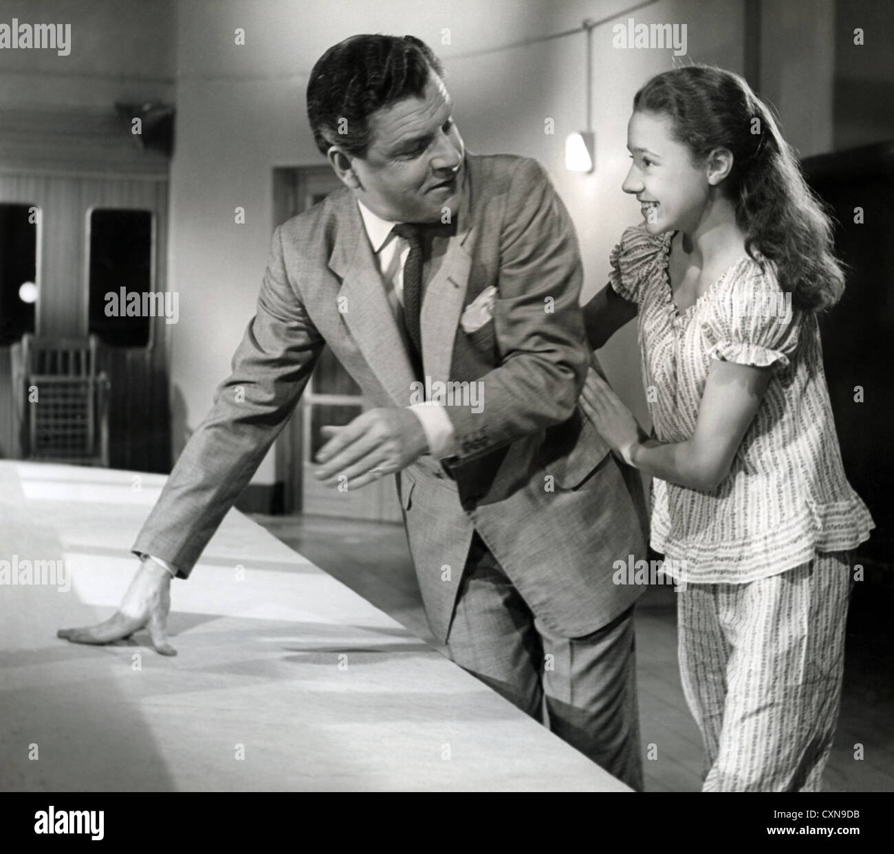 The comedy man 1964 kenneth more hi-res stock photography and images ...