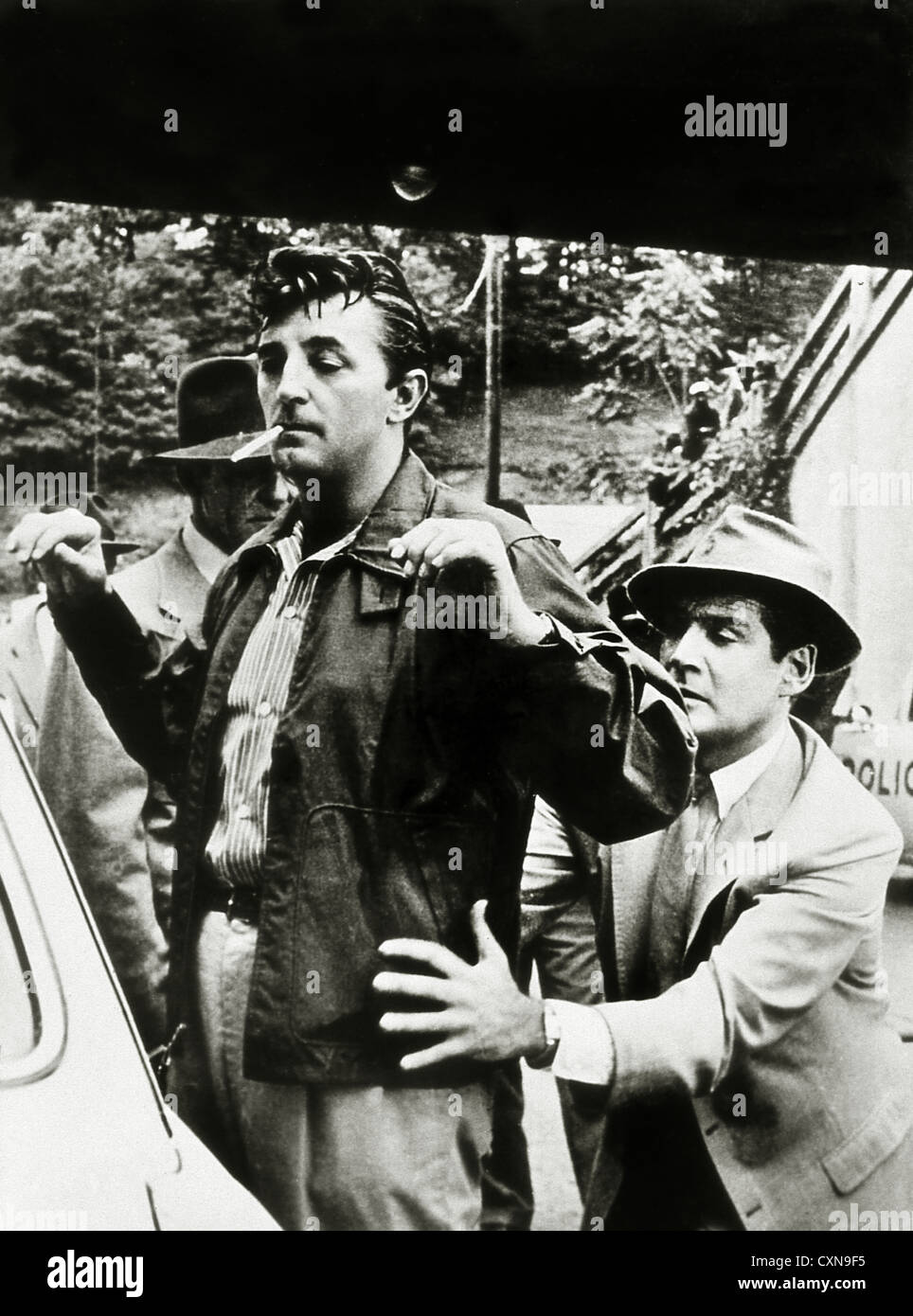 THUNDER ROAD (1958) ROBERT MITCHUM, GENE BARRY, ARTHUR RIPLEY (DIR ...