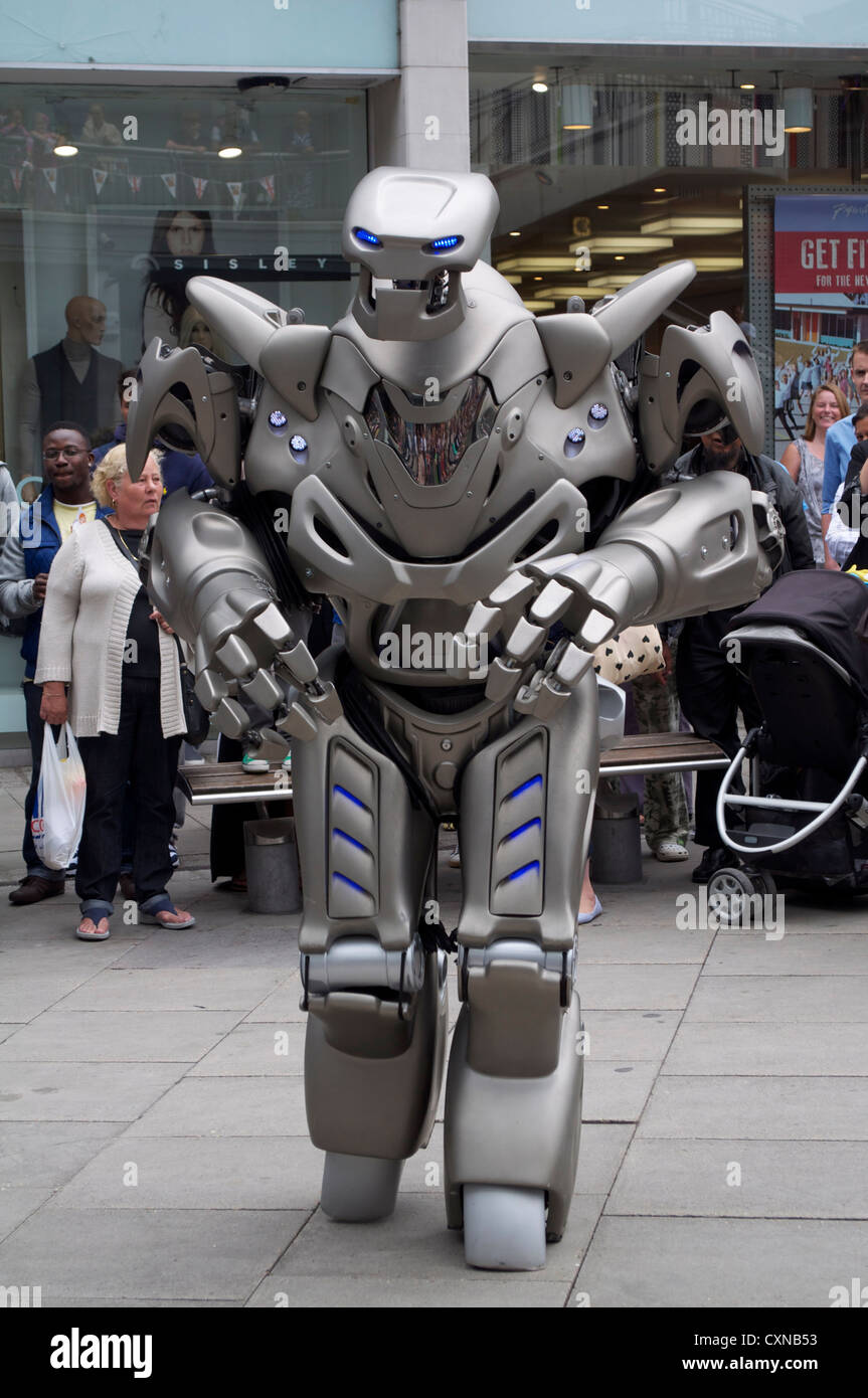 Titan the robot entertaining the crowds in Islington, North London ...