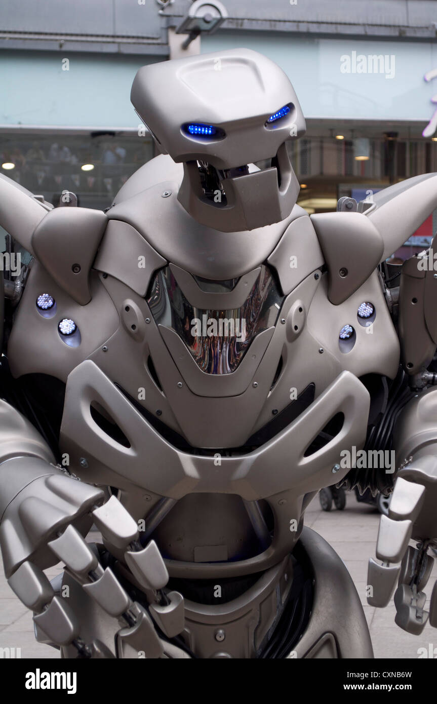 Titan the robot entertaining the crowds in Islington, North London ...