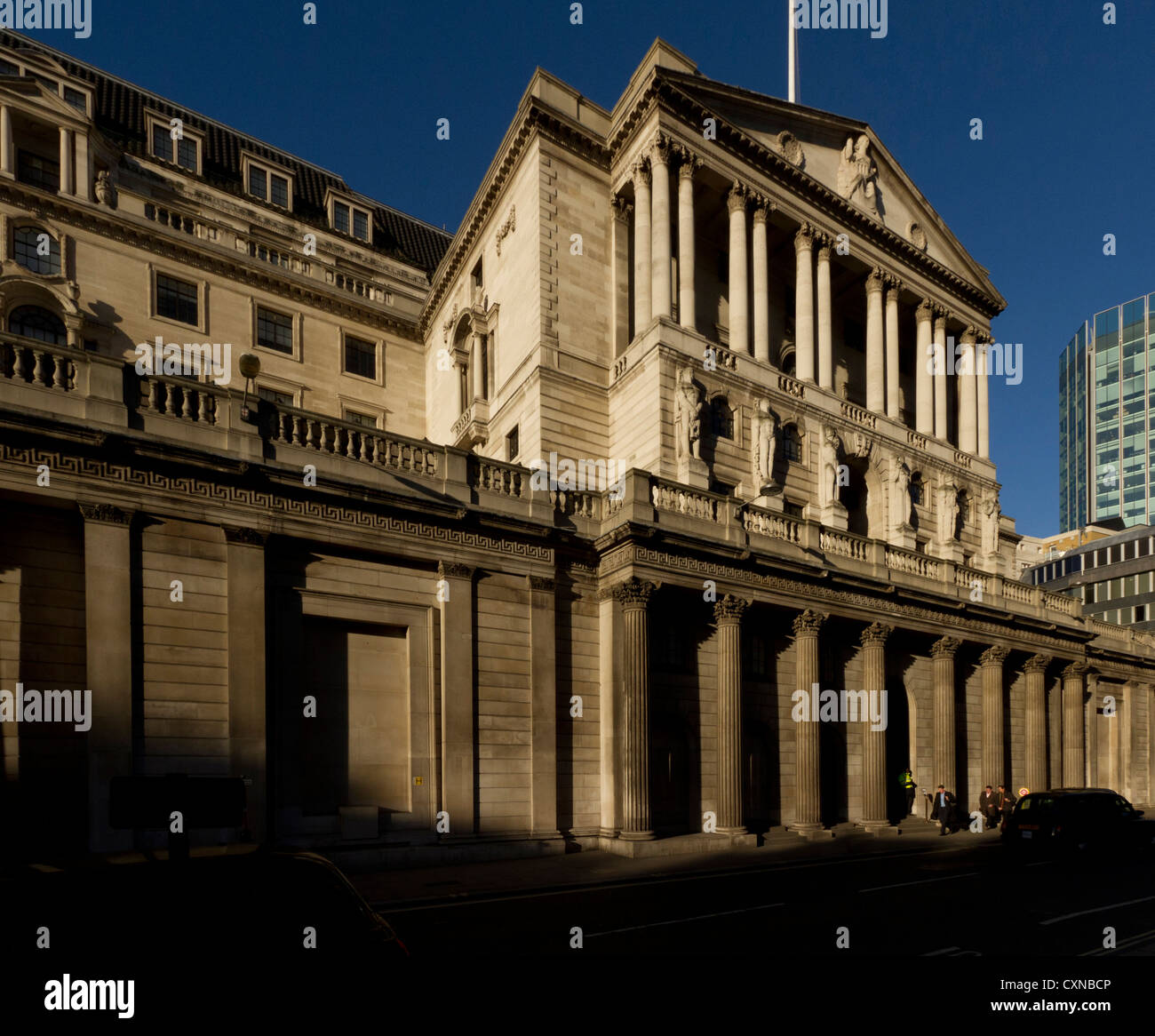 Threadneedle street sunlight hi-res stock photography and images - Alamy